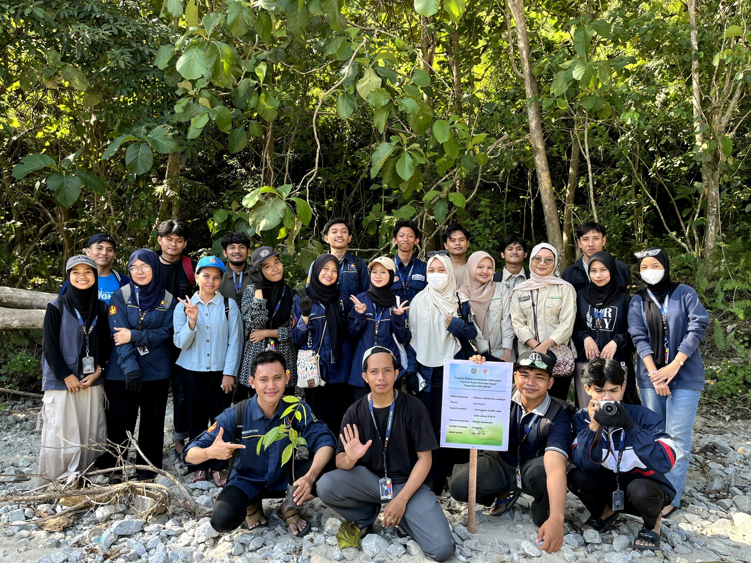 Gebyar Tanam Pohon Serentak Se-Nusantara oleh KSE UNTAD - Universitas ...