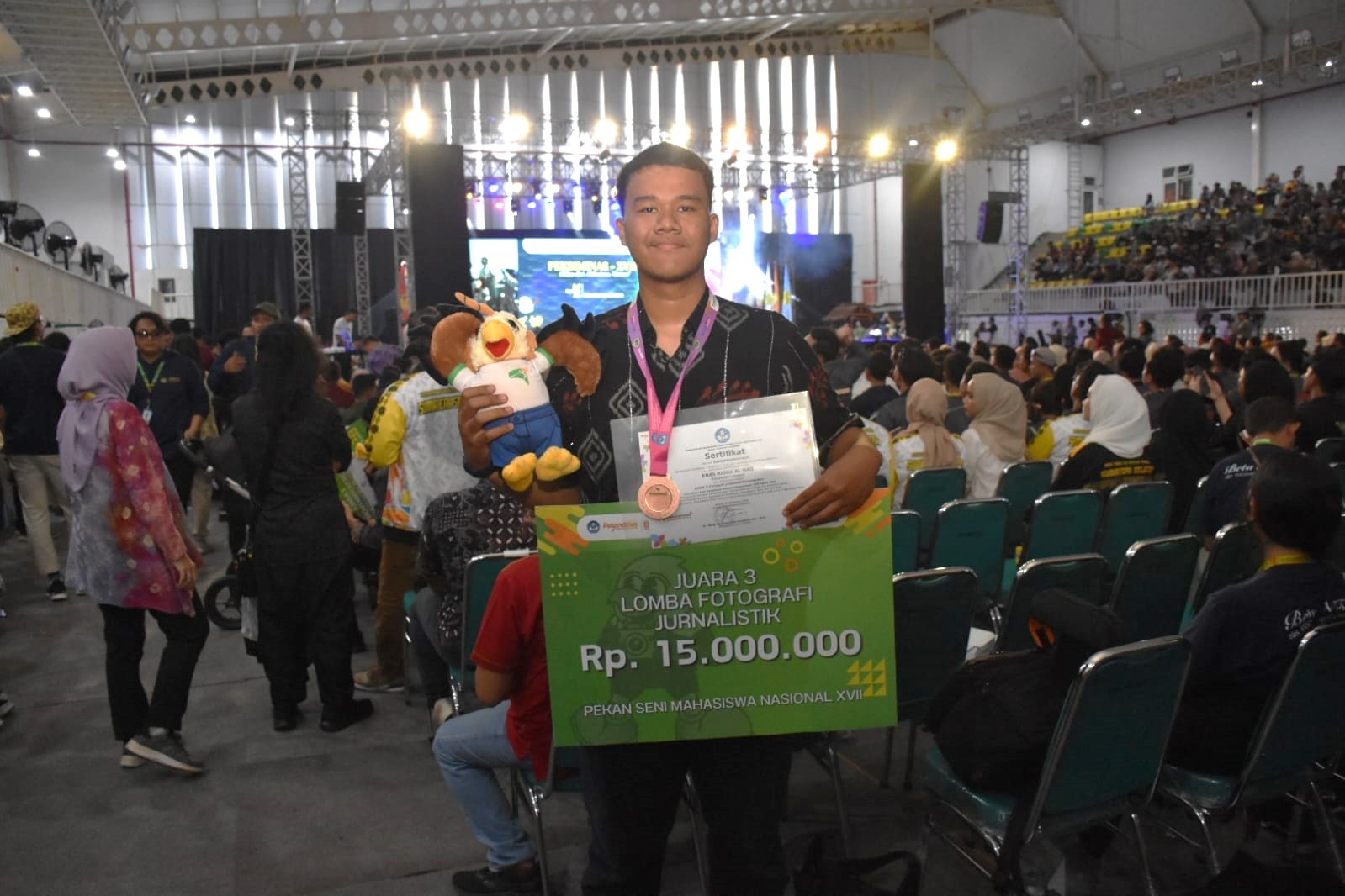 Mahasiswa Untad Raih Juara Ketiga Lomba Fotografi/Jurnalistik Pada Peksiminas 2024 - Universitas ...