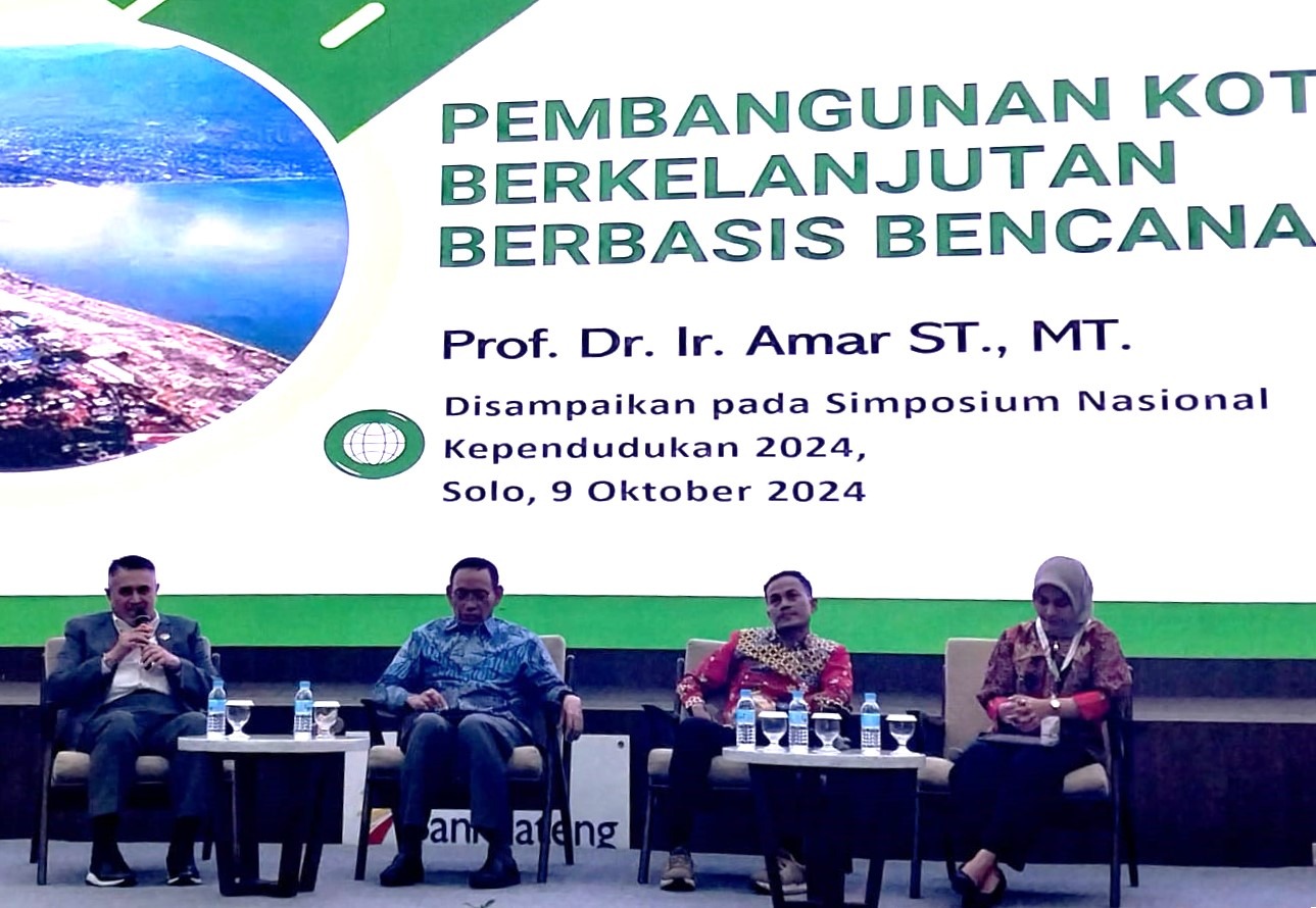 Rektor Untad Menjadi Narasumber Kegiatan Simposium Nasional Kependudukan 2024 - Universitas Tadulako