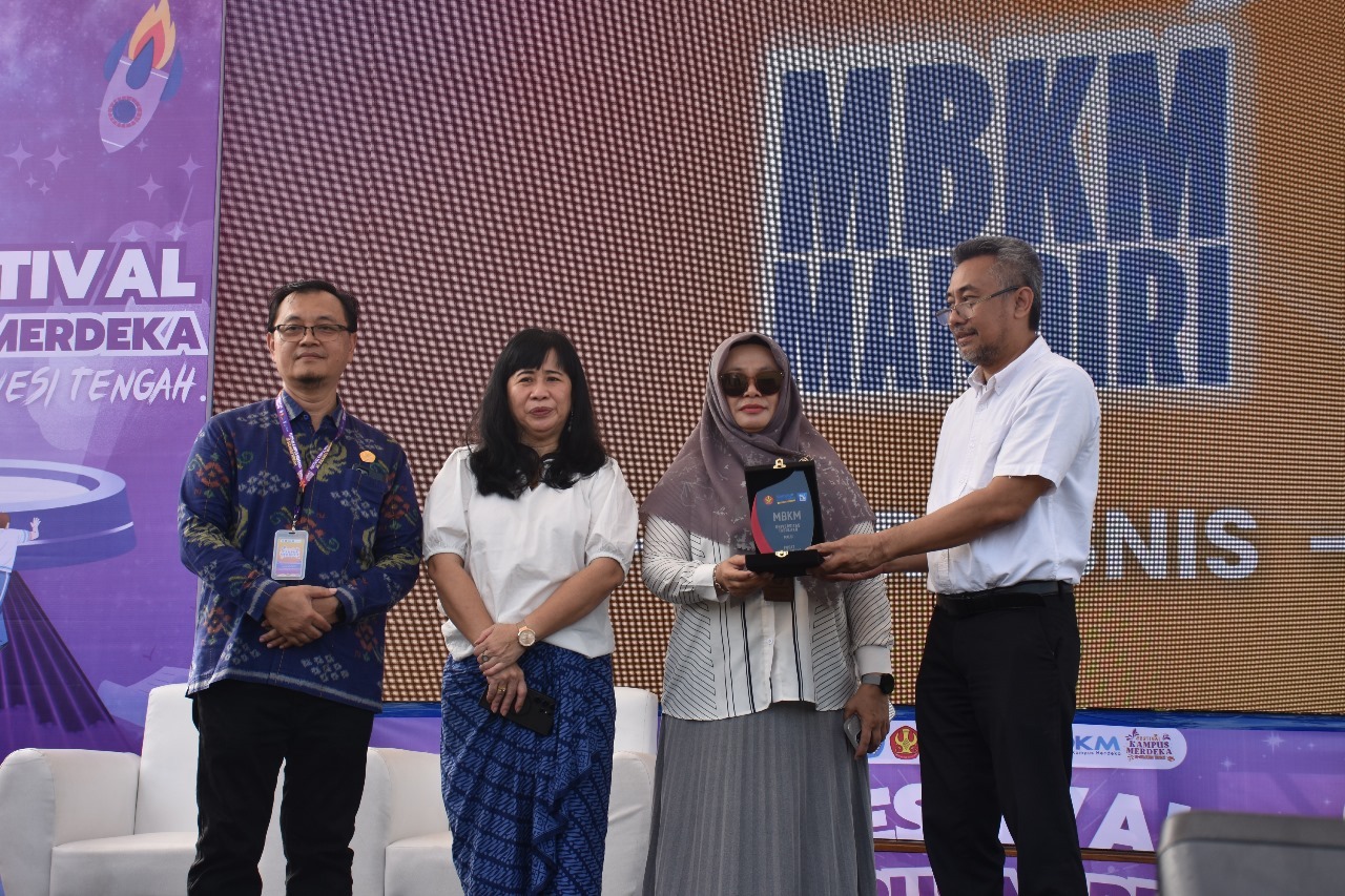 Pusat MBKM Untad Sukses Gelar Festival Kampus Merdeka - Universitas Tadulako