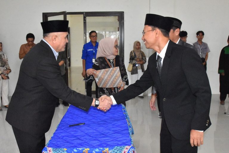 Rektor Lantik Wakil Dekan FEB dan FISIP Universitas Tadulako Periode ...
