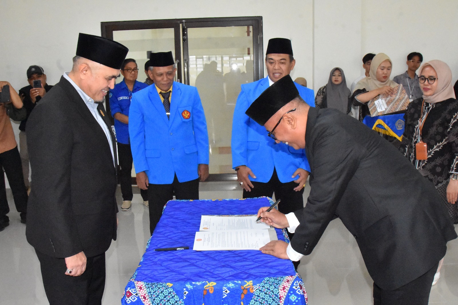 Rektor Lantik Wakil Dekan FEB dan FISIP Universitas Tadulako Periode ...