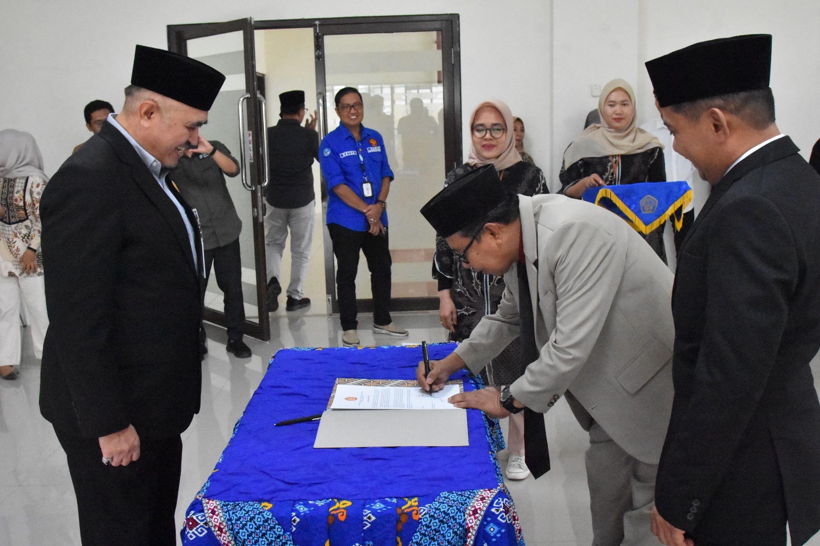 Rektor Lantik Wakil Dekan FEB dan FISIP Universitas Tadulako Periode ...