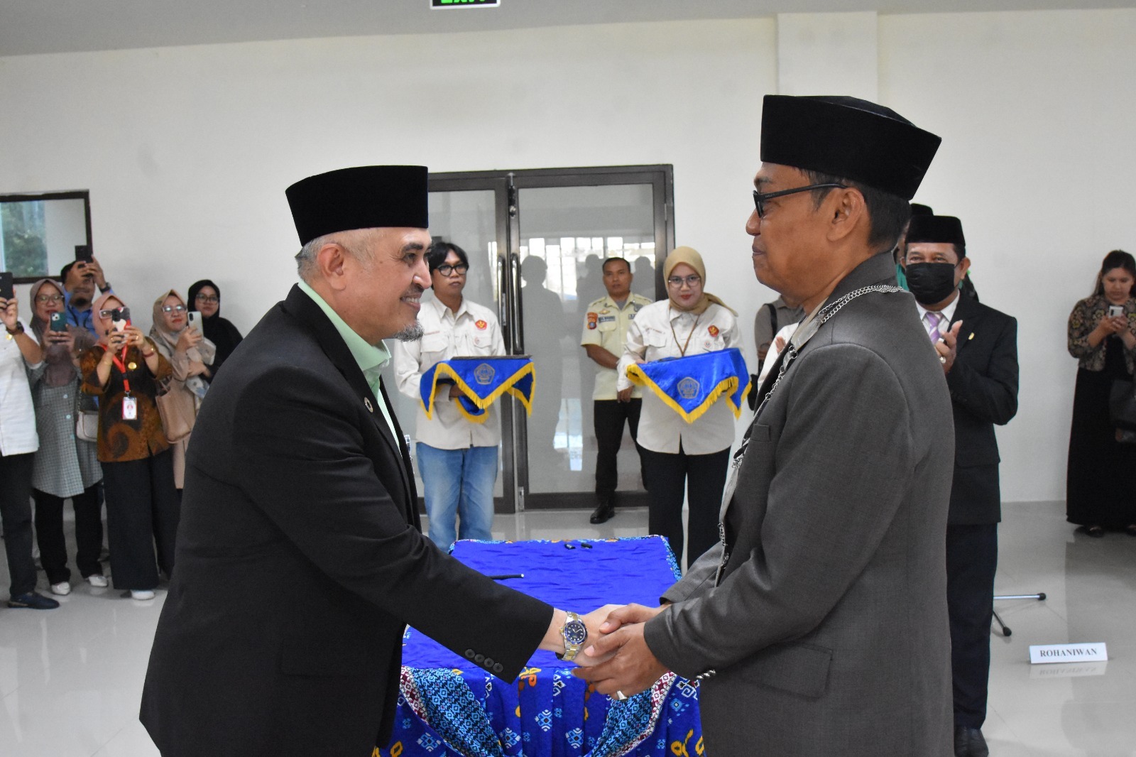 Rektor Untad Lantik Dekan Baru FISIP, FEB, dan FH Periode 2025-2027 ...