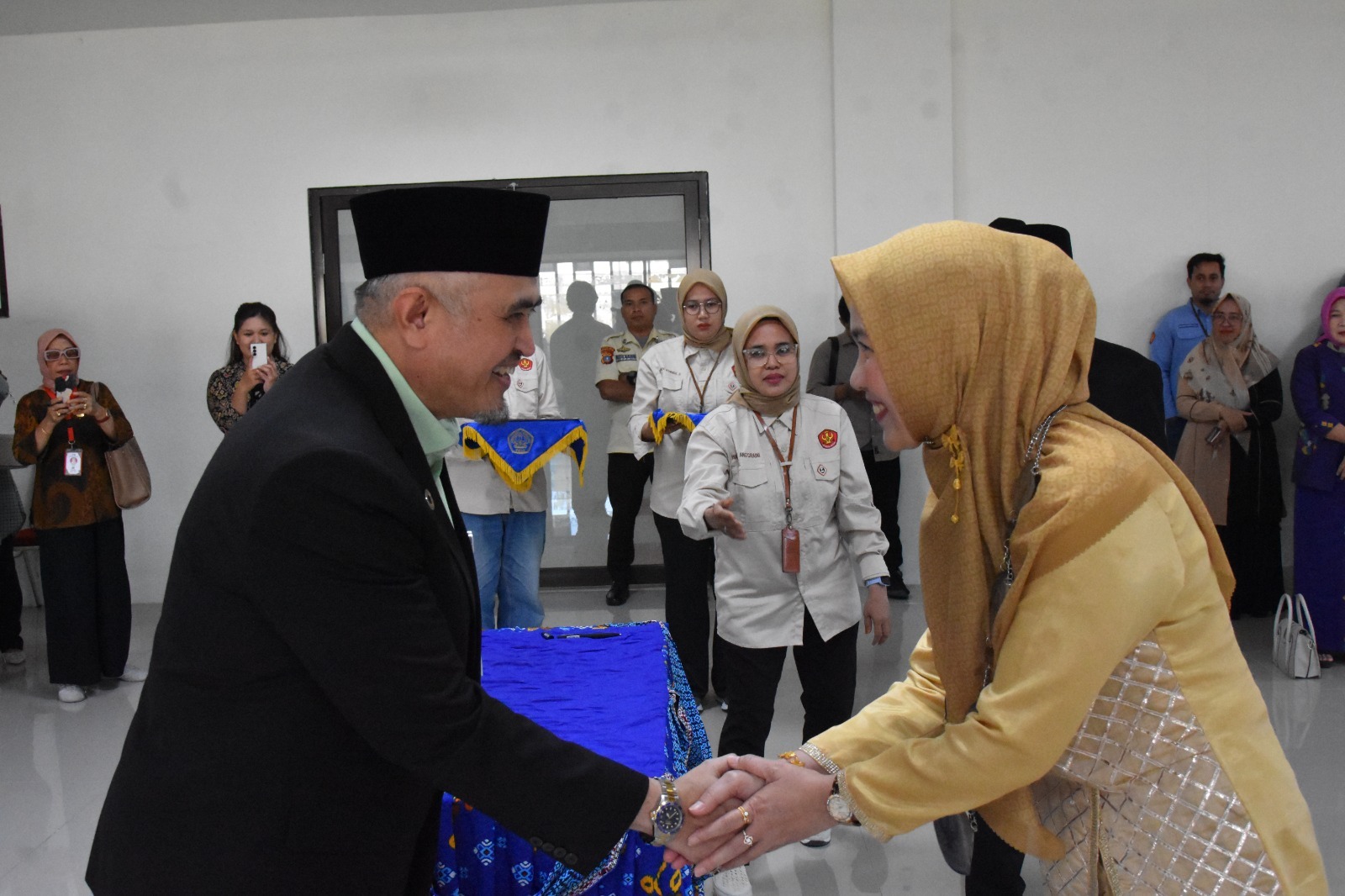 Rektor Untad Lantik Dekan Baru FISIP, FEB, dan FH Periode 2025-2027 Serta Pengurus SPI ...