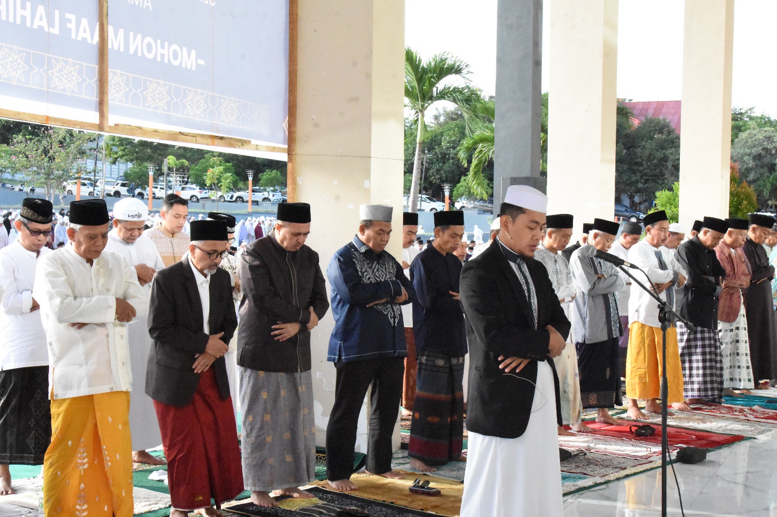 Momen Sholat Idul Fitri & Halal bi Halal 1446 H Universitas Tadulako Tahun 2025 - Universitas ...