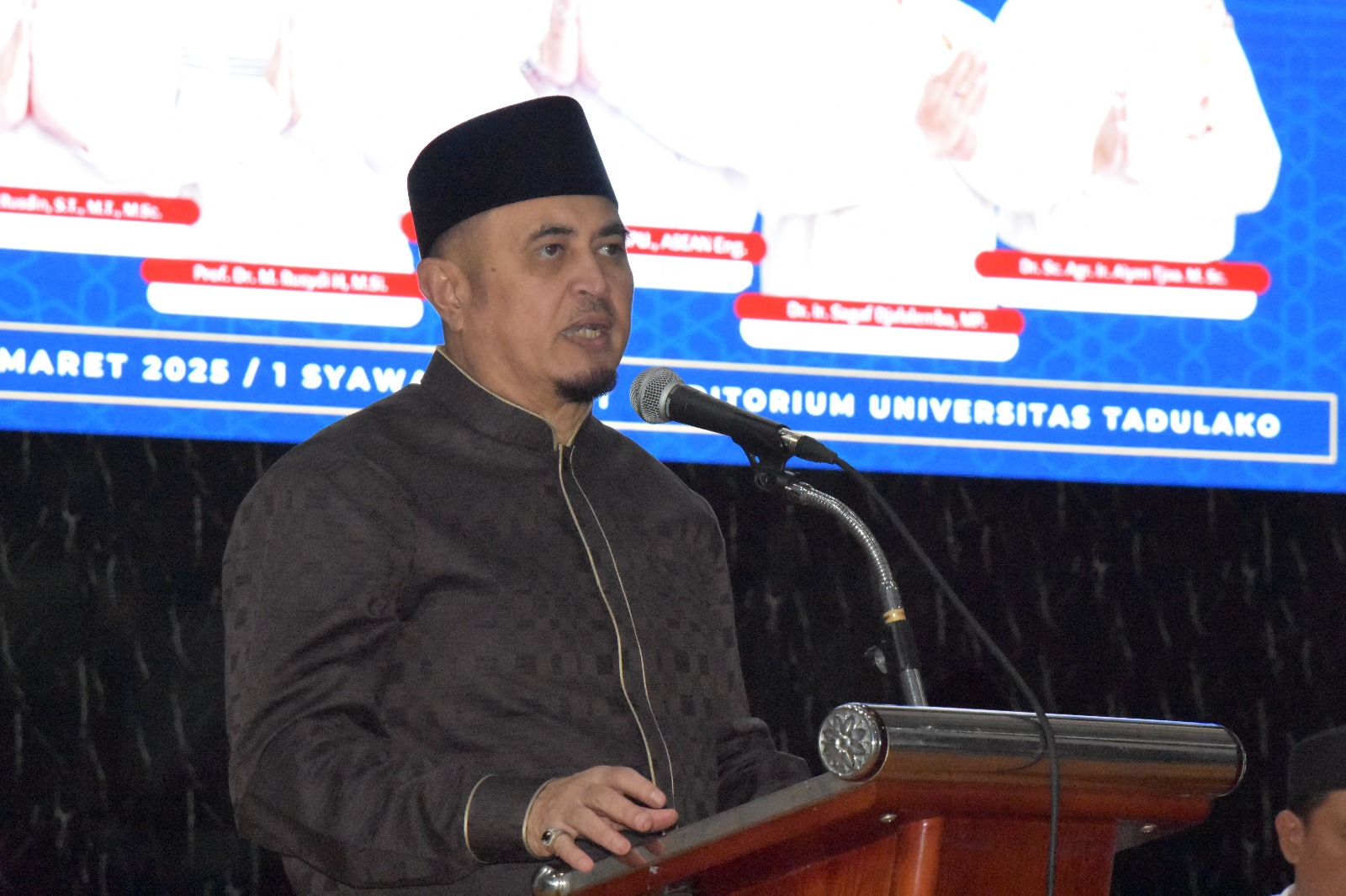 Momen Sholat Idul Fitri & Halal bi Halal 1446 H Universitas Tadulako Tahun 2025 - Universitas ...