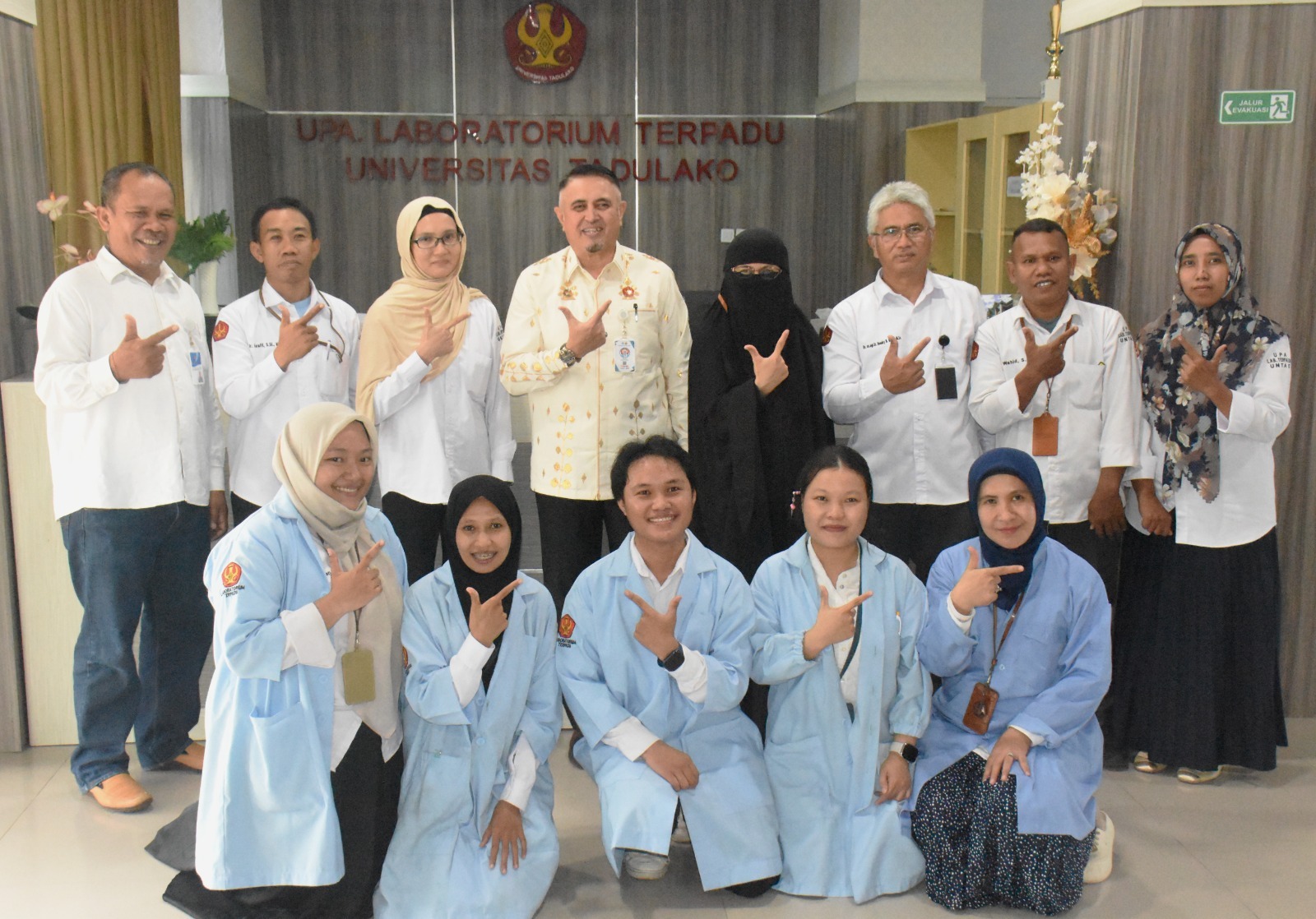 Open Day Sosialisasi Alat Laboratorium Terpadu Untad: Dorong ...