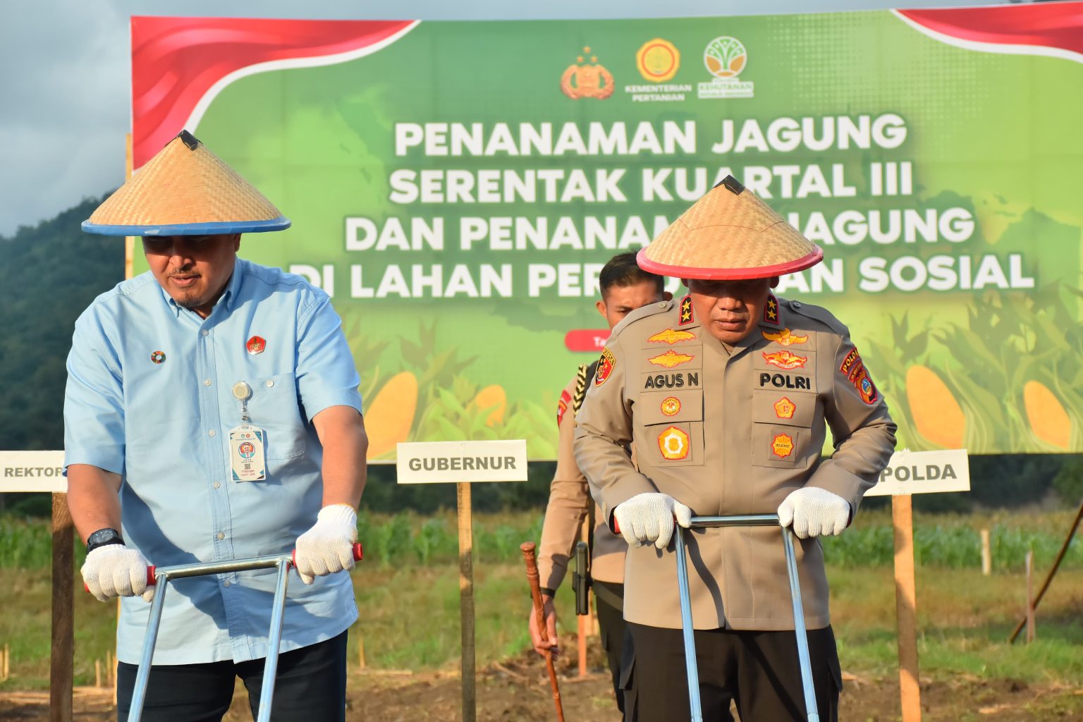 Rektor Untad Dukung Langsung Program Swasembada Pangan Polda Sulteng - Universitas Tadulako