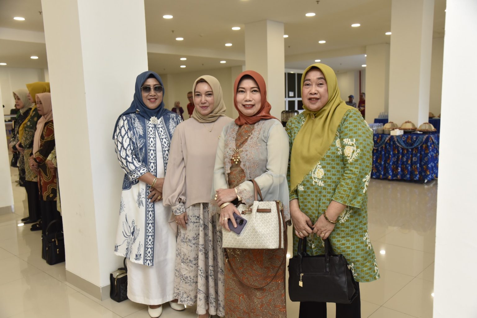 Rektor Untad Lantik Dekan FK dan Direktur RS Tadulako - Universitas ...