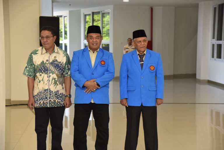 Rektor Untad Lantik Dekan FK dan Direktur RS Tadulako - Universitas ...
