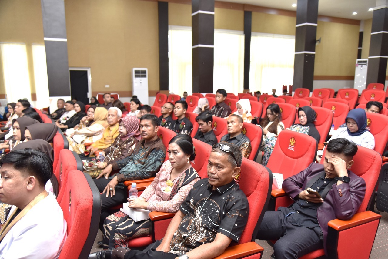 18 Dokter Baru Resmi Dilantik, Rektor Untad Tekankan Pentingnya ...