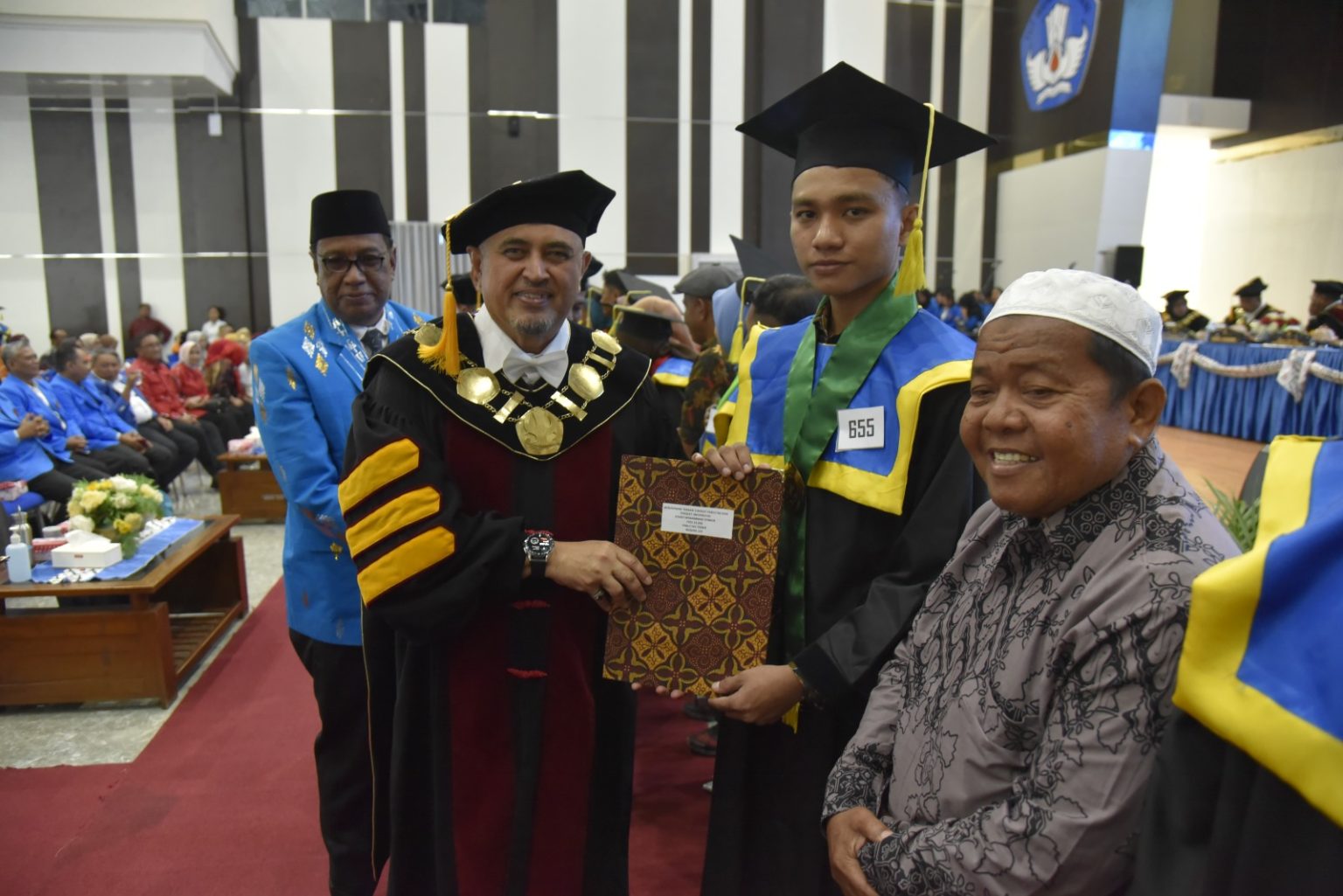Rektor Untad Dorong Alumni Jadi Generasi SIGA-8 yang Cerdas, Inovatif ...