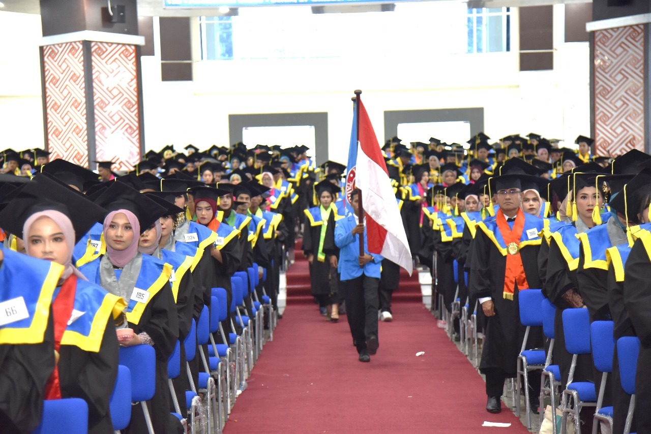 Rektor Untad Dorong Alumni Jadi Generasi SIGA-8 yang Cerdas, Inovatif ...