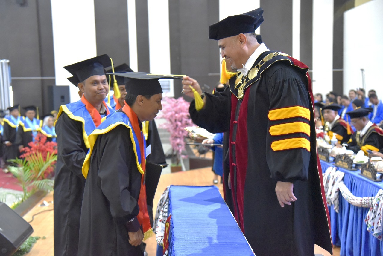 Rektor Untad Dorong Alumni Jadi Generasi SIGA-8 yang Cerdas, Inovatif ...