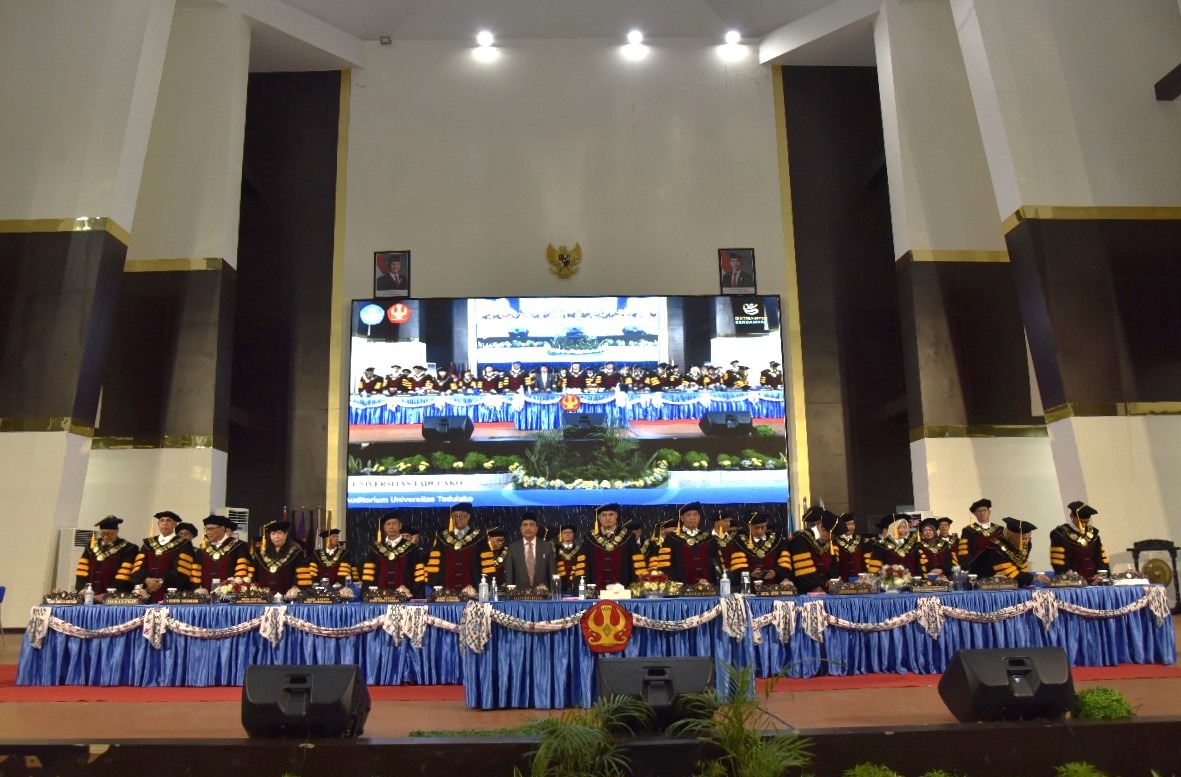 Wisuda Untad ke 133: Menuju PTN-BH, Rektor Tekankan Pentingnya Komitmen ...