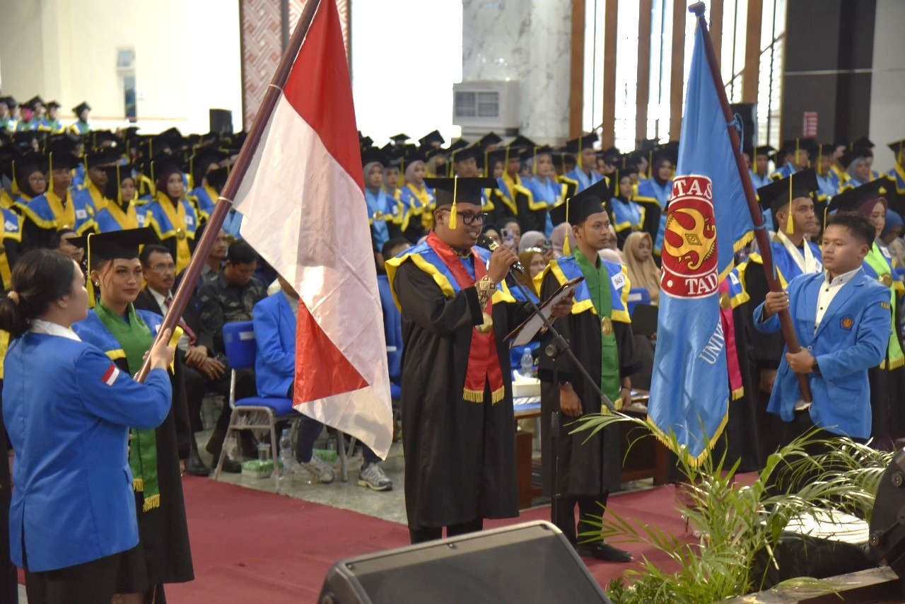 Wisuda Untad ke 133: Menuju PTN-BH, Rektor Tekankan Pentingnya Komitmen ...