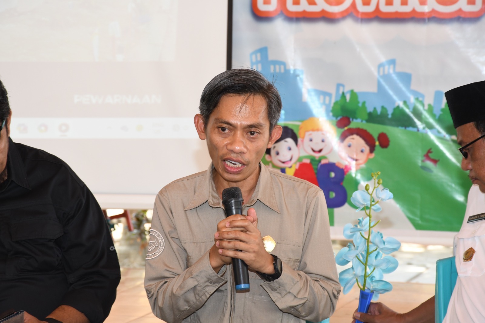 Dosen dan Mahasiswa Arsitektur Untad Rehabilitasi Gedung TK Pertiwi dan ...